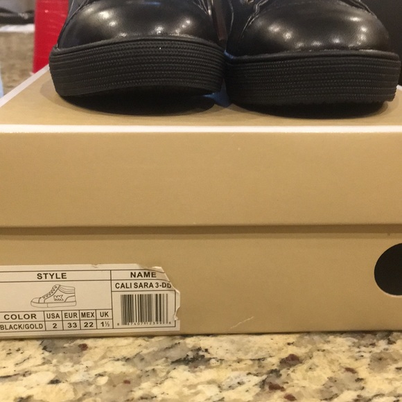Michael Kors | Shoes | Michael Kors Girls Sneakers Size 2 | Poshmark